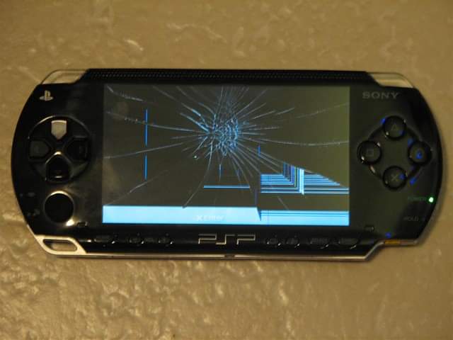 We repair and replace broken PSP screen - OnAds.net